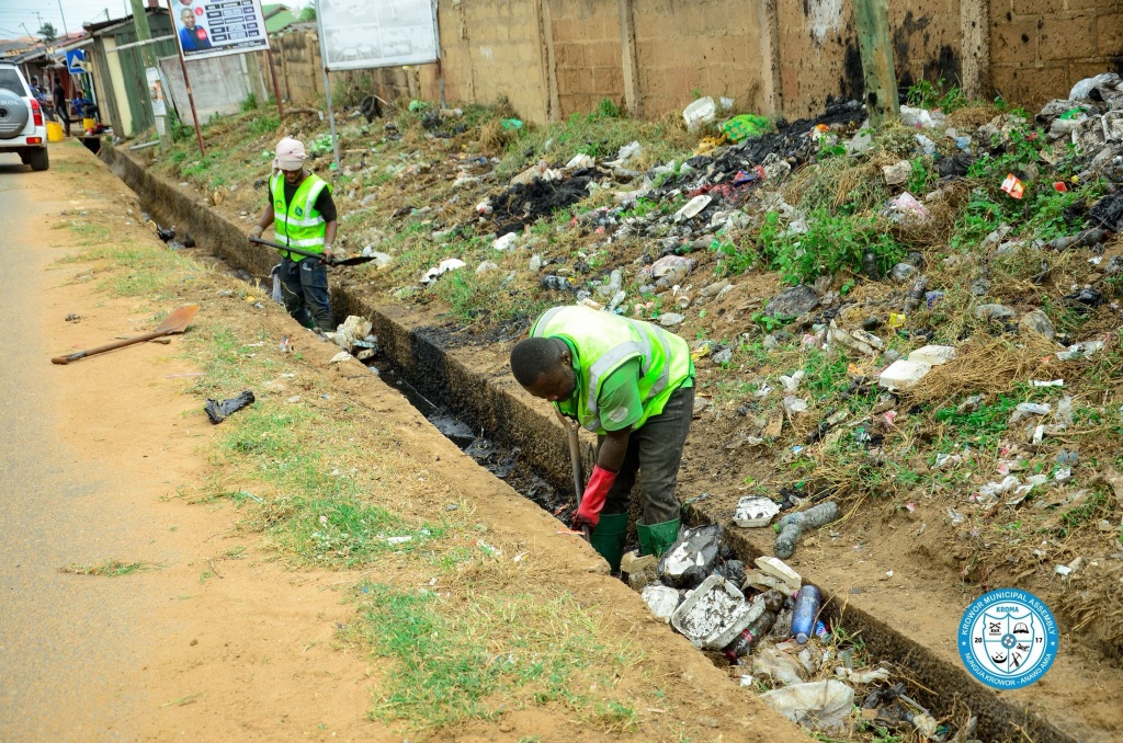KROMA EMBARKS ON MAINTENANCE ACTIVITIES – Krowor Municipal Assembly