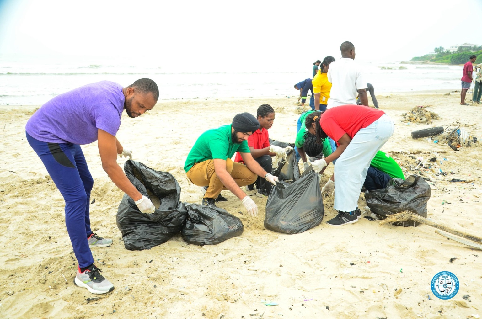 KROWOR CLEANFORCE COLLABORATE WITH KROWOR MUNICIPAL ASSEMBLY TO WEED ...
